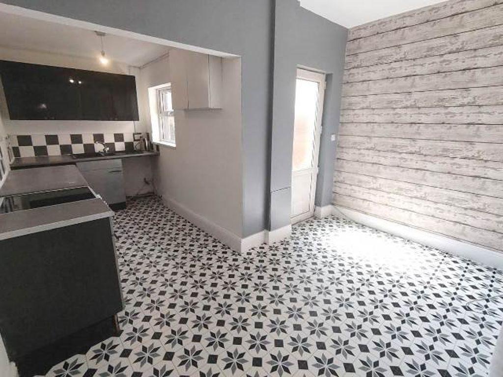 111 Dominion Street, Walney Island 2 bed terraced house - £600 pcm (£ ...