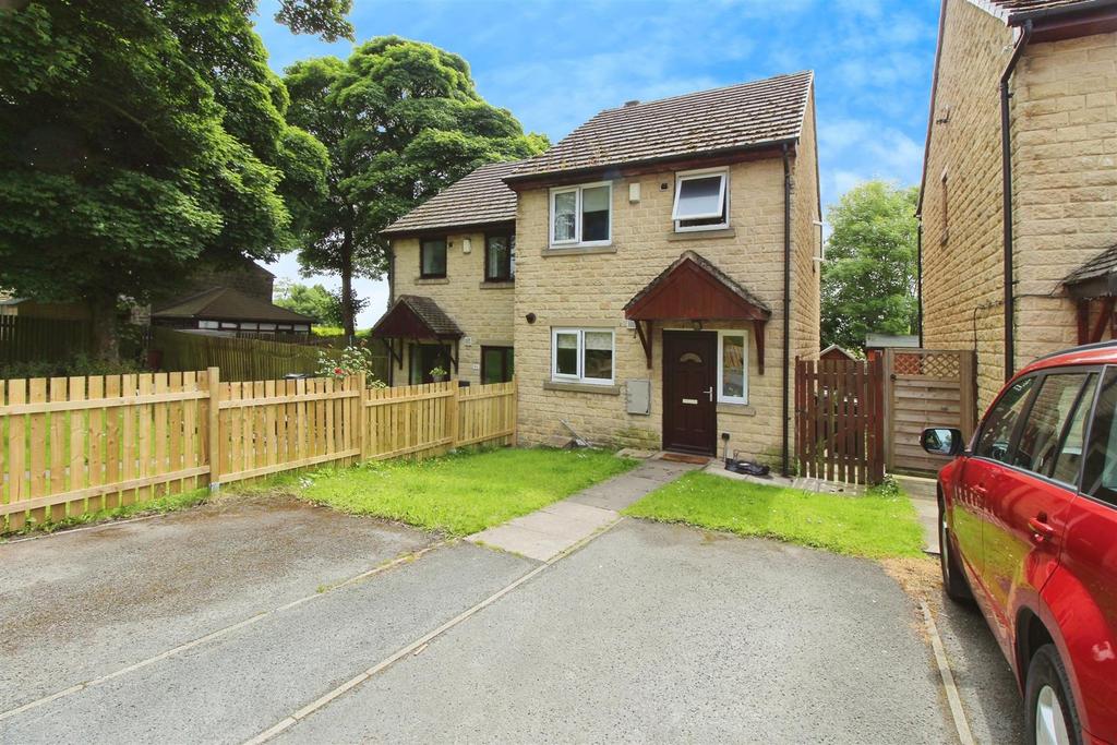 Mcmillan Gardens, Bradford BD6 3 bed semi-detached house - £165,000