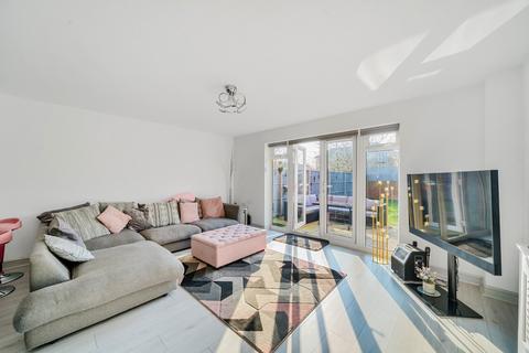 Houses for sale in Shepperton | OnTheMarket