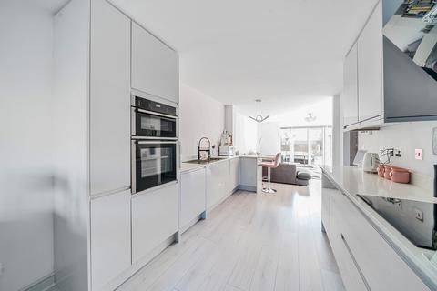 Houses for sale in Shepperton | OnTheMarket