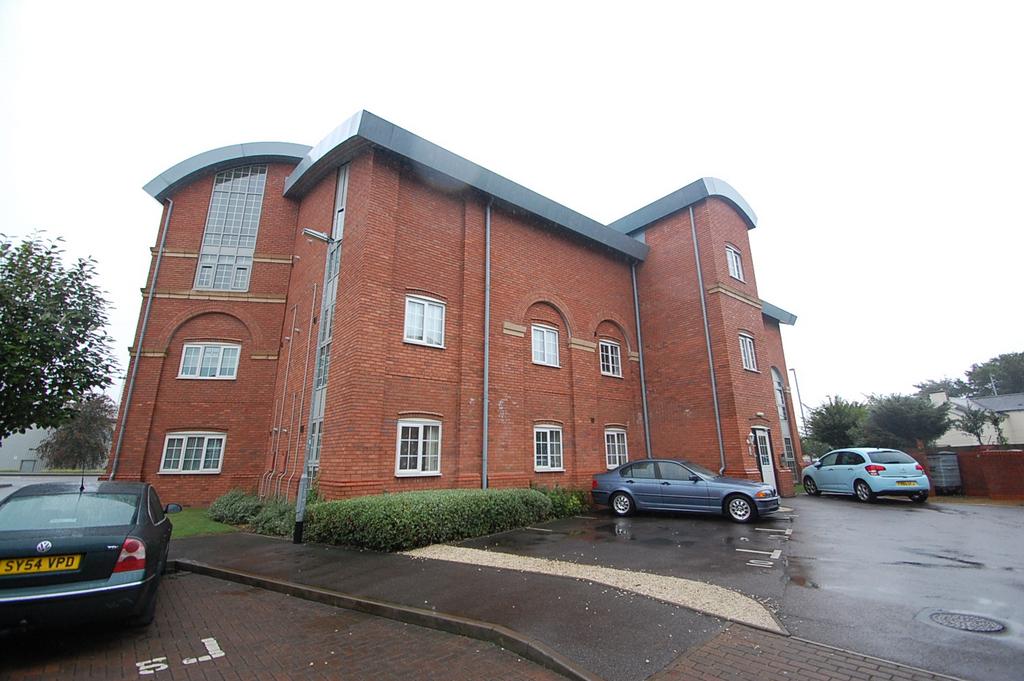 Caxton Court, Burton upon Trent DE14 2 bed flat to rent - £750 pcm (£ ...