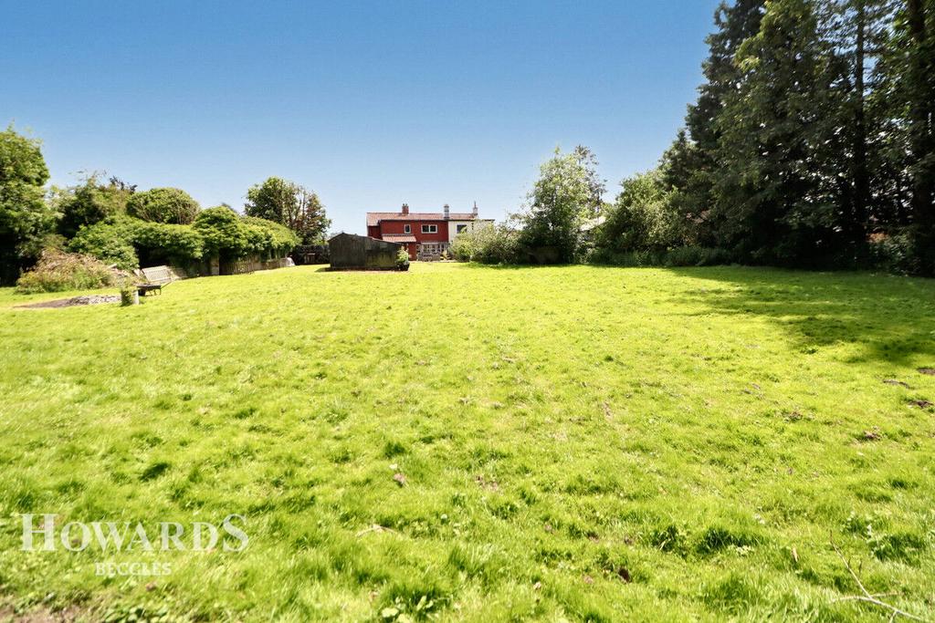 Station Road, Geldeston 3 bed semi-detached house - £400,000