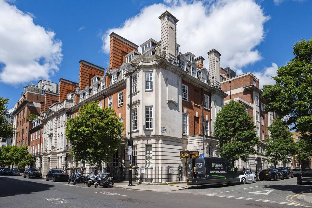 Hallam Street, Marylebone, London, W1W Studio - £2,882 pcm (£665 pw)
