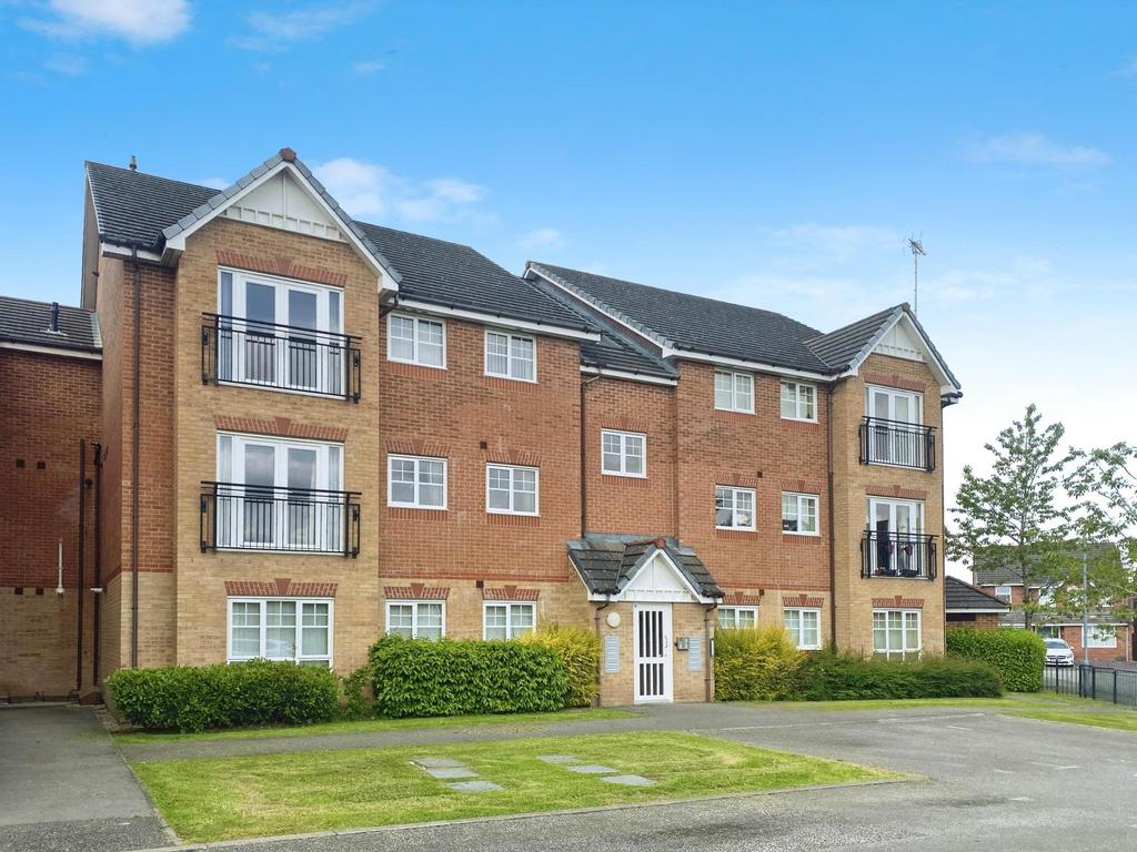 Lamberton Drive, Brymbo, LL11 2 bed flat - £110,000