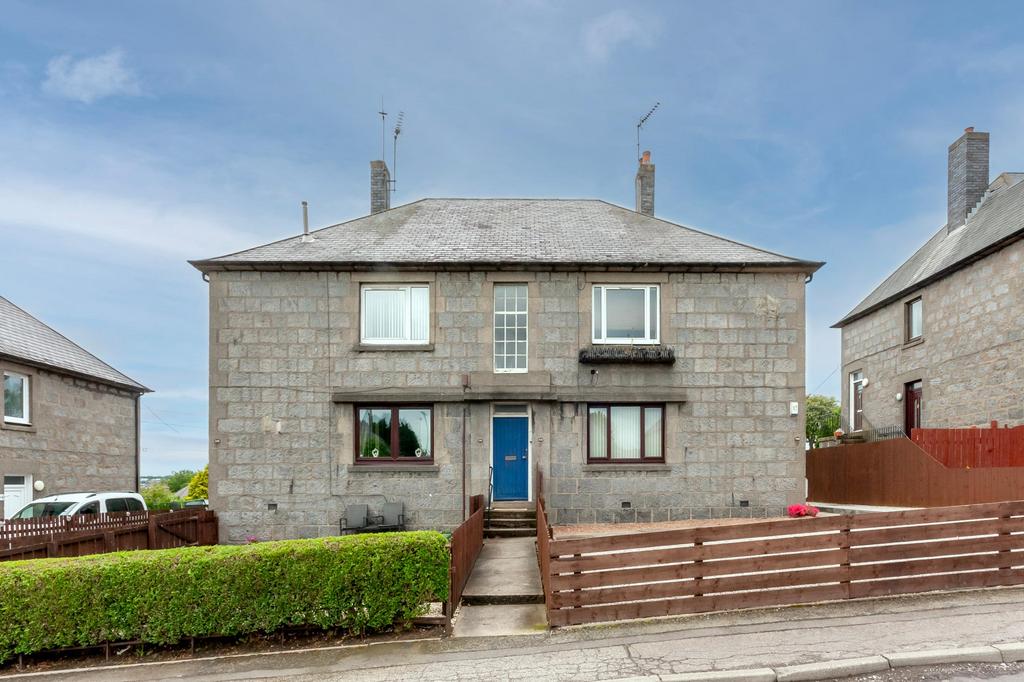 North Anderson Drive, Hilton... 2 bed flat - £77,000