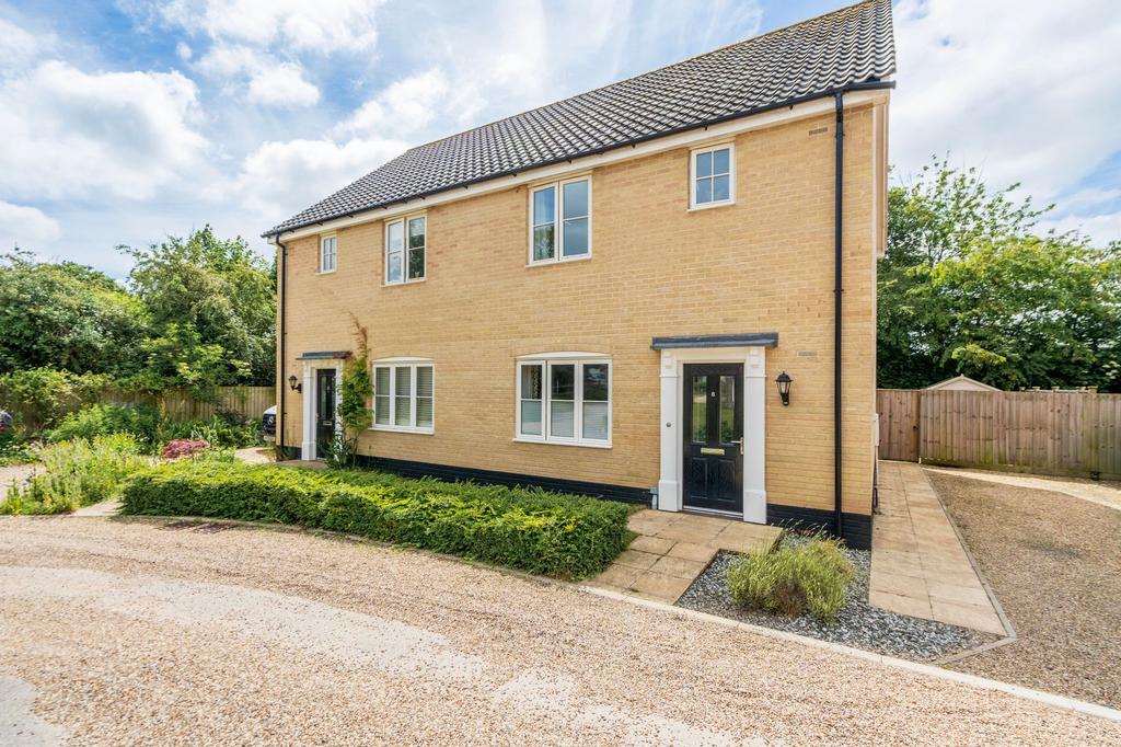 Canary Close, Hockering 3 bed semi-detached house - £260,000