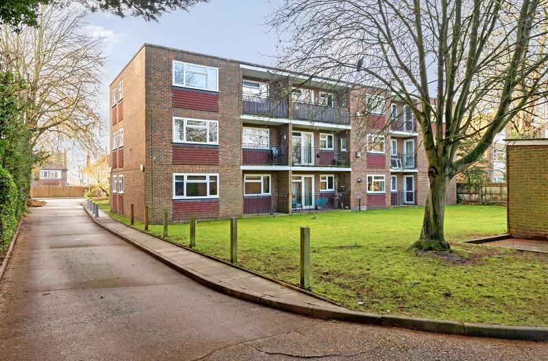 23 Alexandra Road, Epsom, Surrey. KT17 1 bed flat for sale - £279,500