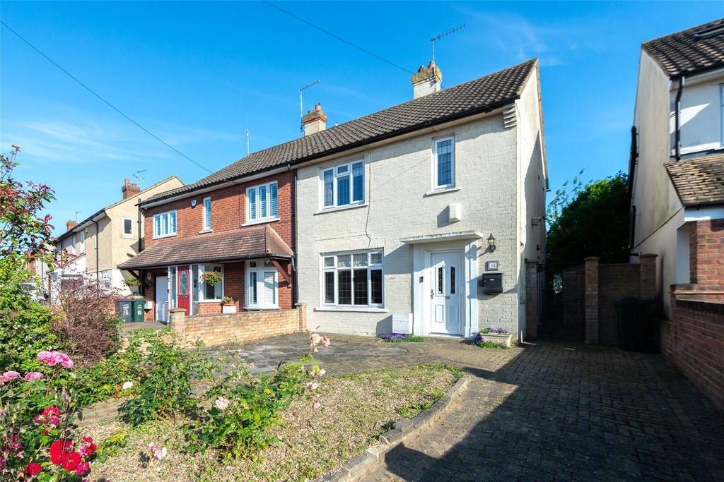 Hall Road, Dartford, Kent, DA1 2 bed semi-detached house - £350,000