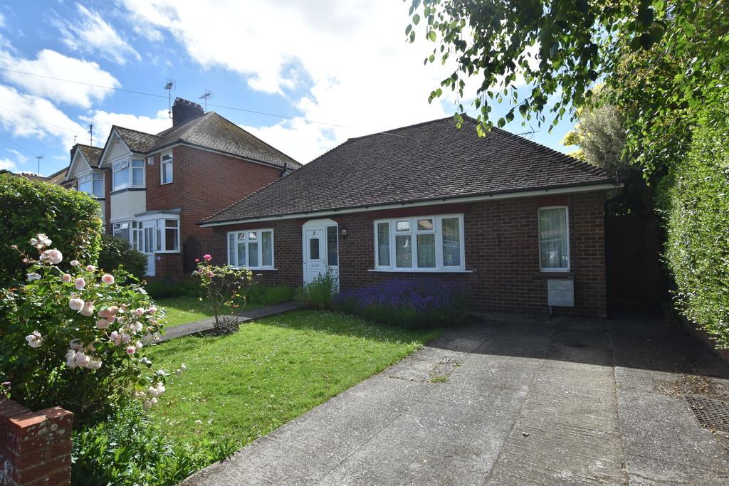 Mutrix Gardens, Margate 2 bed detached bungalow for sale - £330,000
