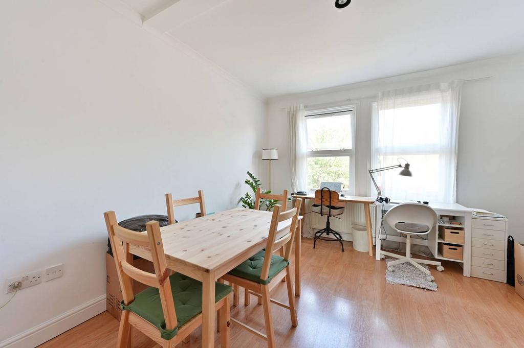 Roehampton High Street, Roehampton... 1 bed flat - £1,600 pcm (£369 pw)