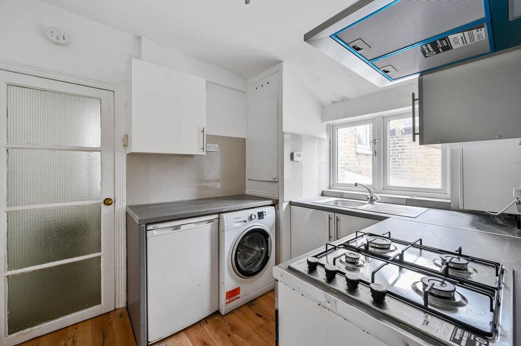 TUAM ROAD, Plumstead, London, SE18 2 bed flat - £1,550 pcm (£358 pw)