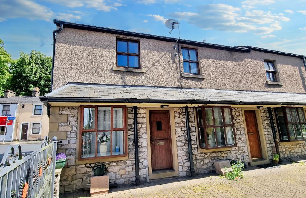 Parsonage Cottages, Clitheroe, BB7 2JT 2 bed end of terrace house - £ ...
