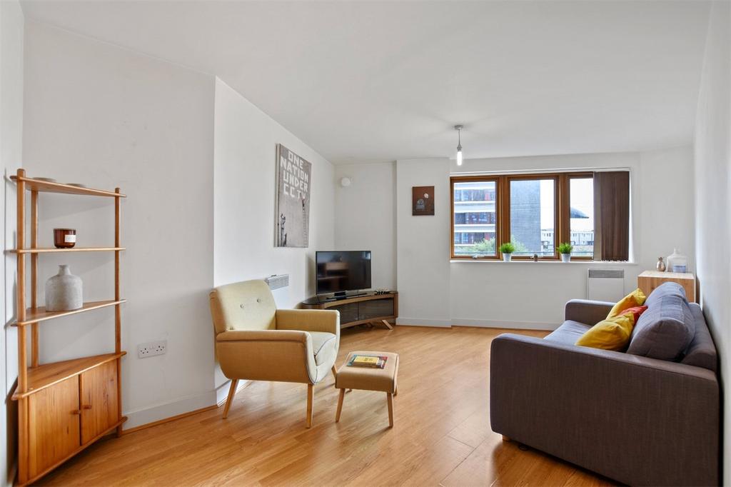 Meath Crescent, Bethnal Green E2 2 bed apartment - £400,000