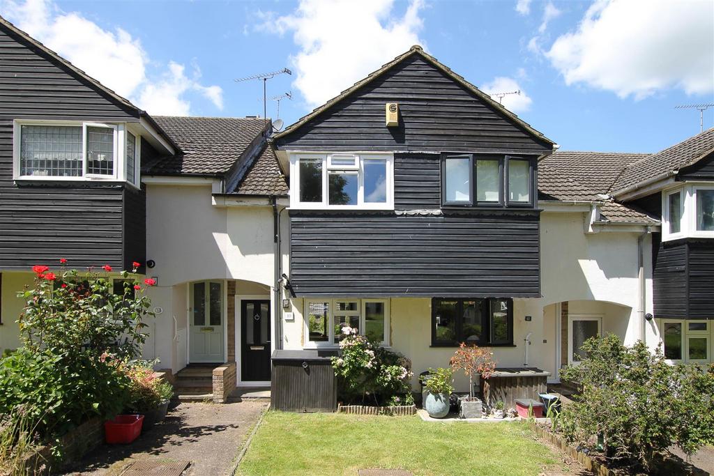 Park Meadow, Doddinghurst, Brentwood 3 bed terraced house - £425,000