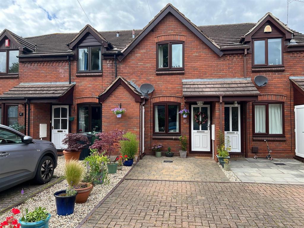 Swincross Road, Stourbridge, DY8 1NL 2 bed terraced house - £235,000