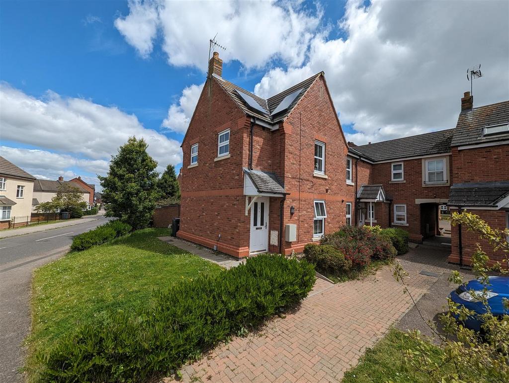 Farnborough Close, Corby NN18 3 bed end of terrace house - £210,000