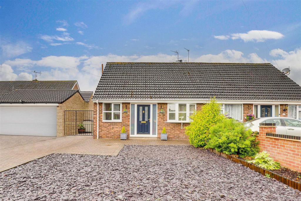 Quorndon Crescent, Long Eaton NG10 2 bed semi-detached bungalow - £225,000