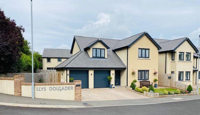 Llys Dolgader, Ammanford, SA18 2FE 3 bed detached house - £389,950