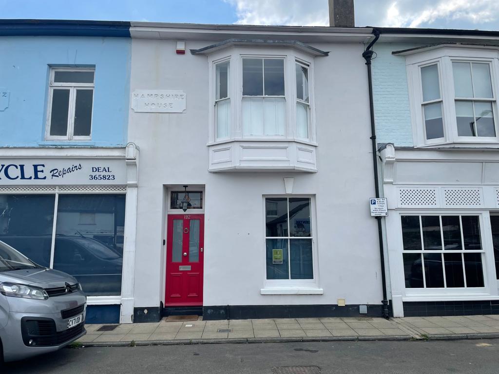 High Street, Deal, Kent, CT14 2 bed terraced house - £425,000