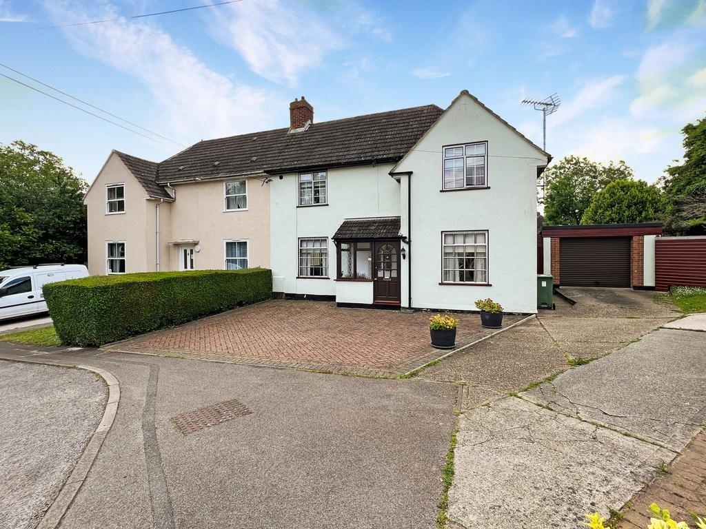 Wordsworth Road, Braintree, CM7 3 bed semi-detached house - £400,000