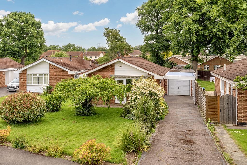 Charlotte Grove, Smallfield, Horley... 2 bed bungalow - £390,000