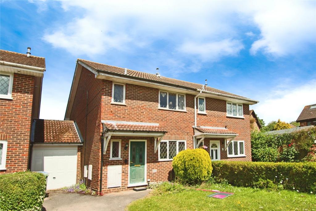Minstead Close, Bracknell, Berkshire... 3 bed semi-detached house - £ ...