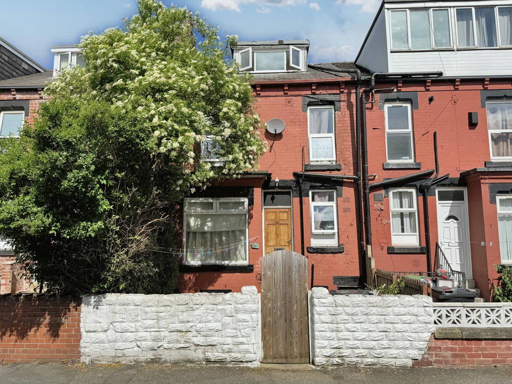 Sutherland Terrace, Leeds LS9 2 bed terraced house - £105,000