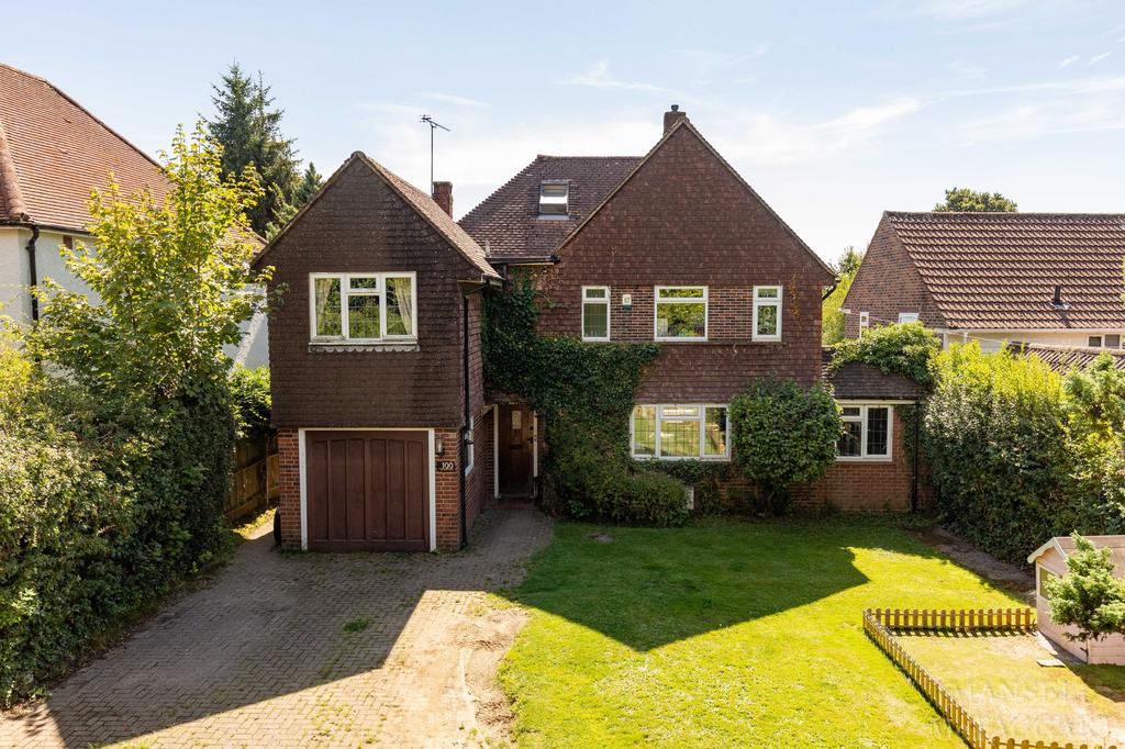 Holtye Road, East Grinstead RH19 5 bed detached house - £1,000,000