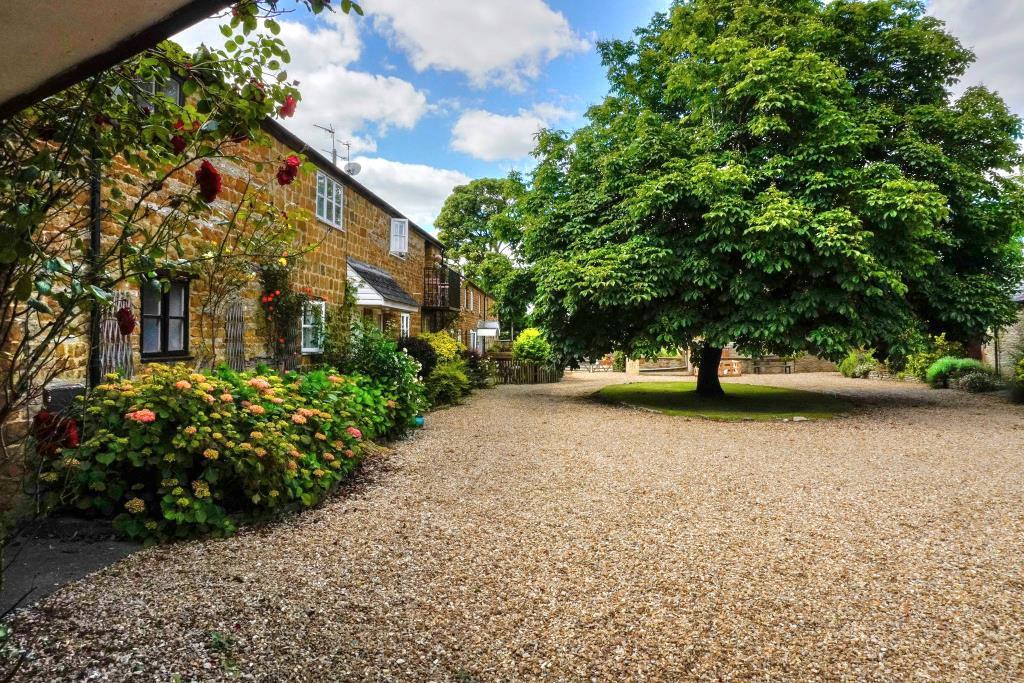 Duns Tew, Oxfordshire, OX25 2 bed cottage for sale - £270,000