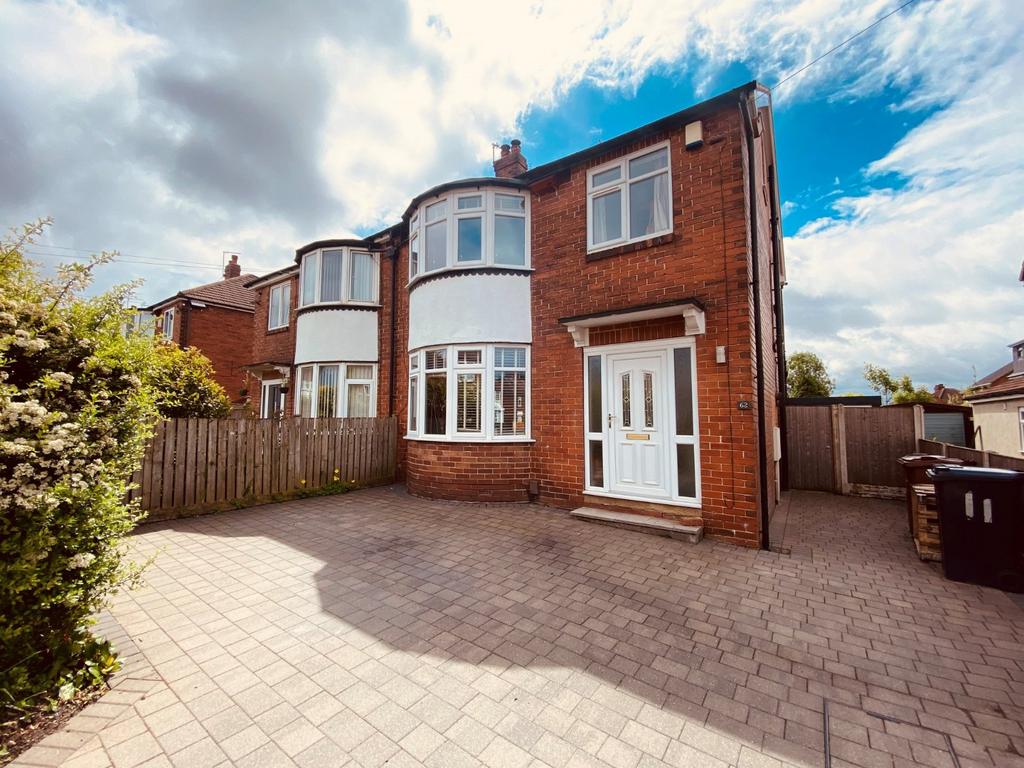 Gledhow Park Avenue, Leeds, West... 4 bed semi-detached house - £1,400 ...