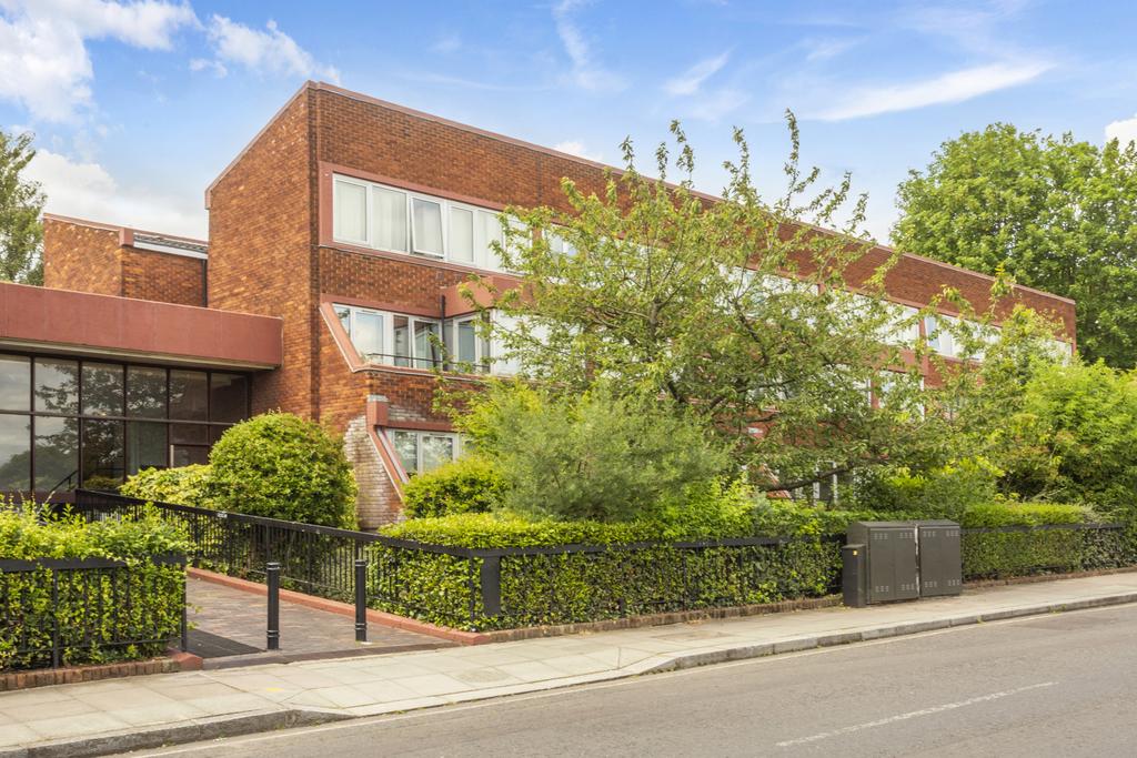 Silsoe House, Park Village East... 2 bed maisonette for sale - £650,000