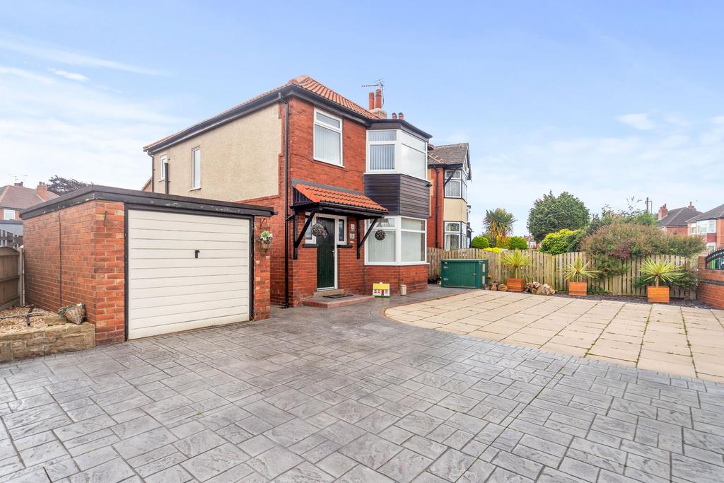 Leeds LS15 3 bed detached house for sale - £360,000