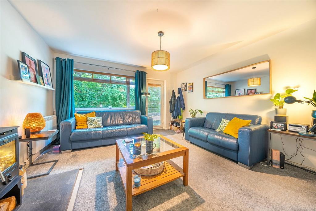 Flat 4, Hollin Court, Hollin Lane... 2 bed apartment - £215,000