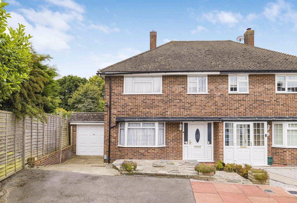 Greenview Avenue, Beckenham, Kent 3 bed semi-detached house - £575,000