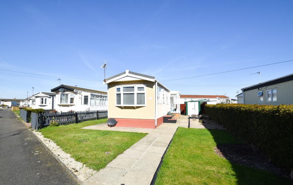 Sea Lane, Ingoldmells, PE25 1 bed park home for sale - £67,500