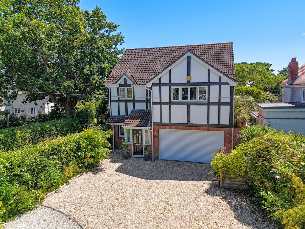 Stuart Road, Highcliffe... 5 bed detached house - £950,000