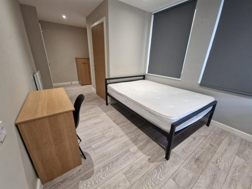 Colonnade House, 201 Sunbridge Road... Studio - £495 pcm (£114 pw)