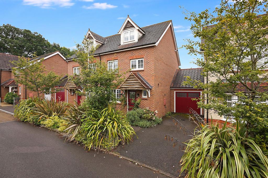 Keele Avenue, Maidstone, ME15 4 bed semi-detached house for sale - £375,000