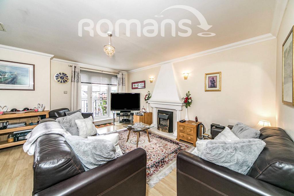 Regents Riverside, Reading 3 bed apartment - £1,850 pcm (£427 pw)