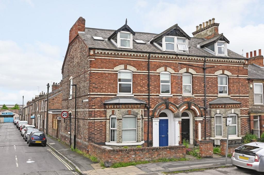 Lawrence Street, York, YO10 1 bed flat - £925 pcm (£213 pw)