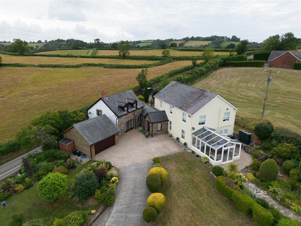 Meidrim Road, Bancyfelin, Carmarthen 4 bed detached house - £695,000