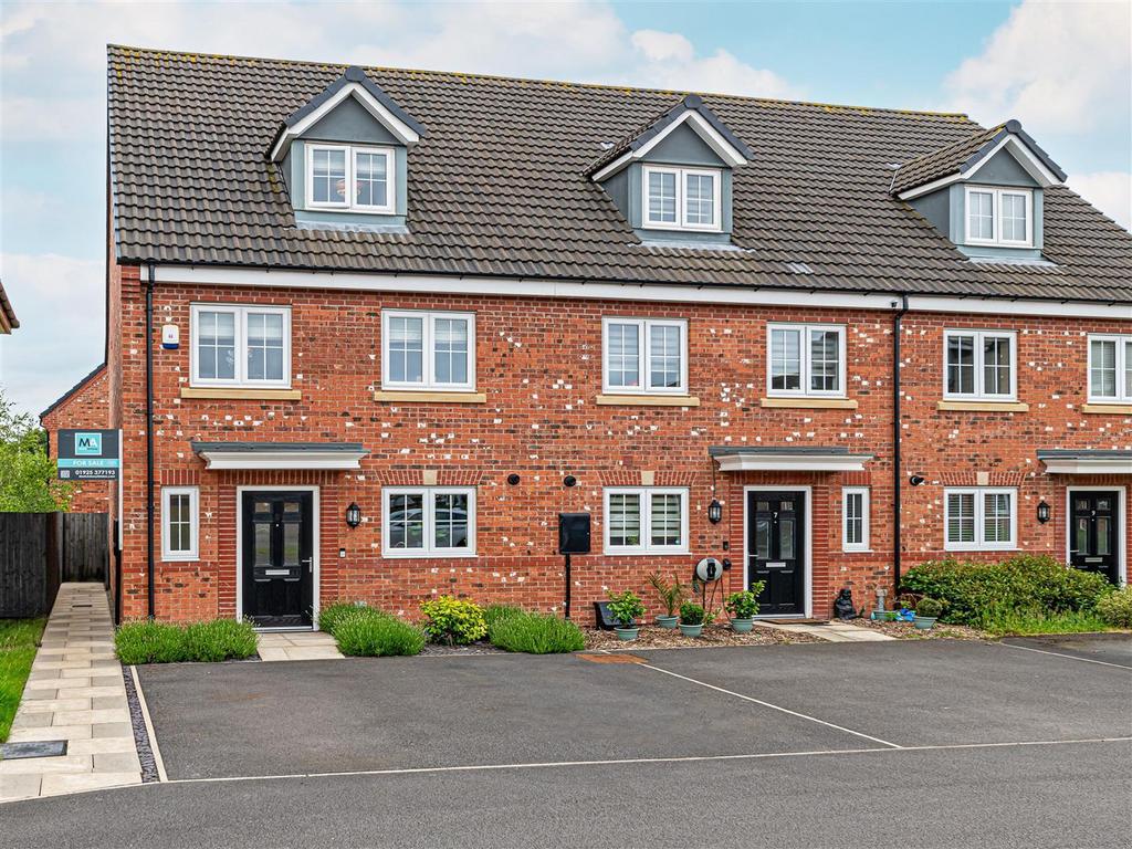 Ketteringham Drive, Great Sankey... 4 bed semi-detached house - £360,000