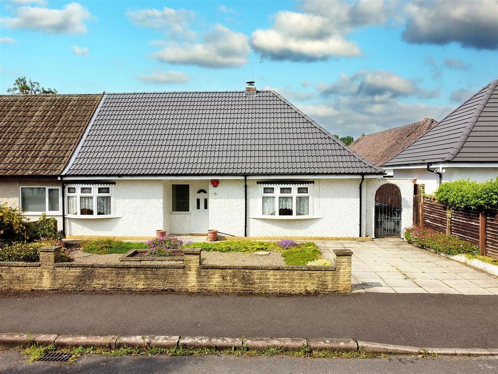 Scalford Drive, Wollaton, Nottingham 2 bed semi-detached bungalow - £ ...
