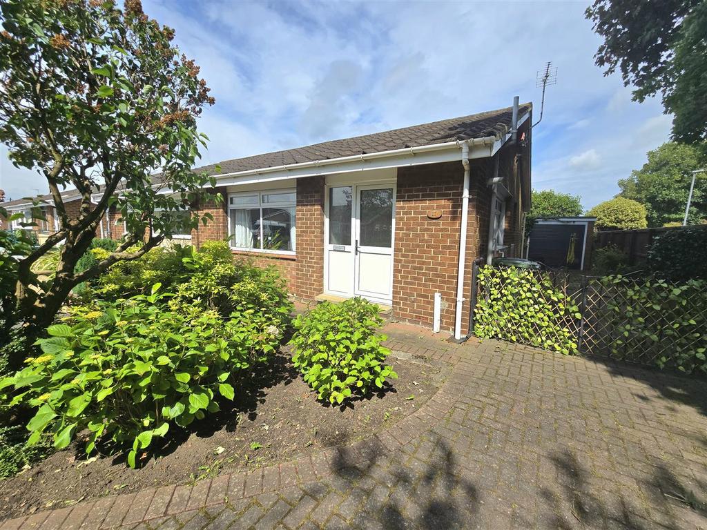 Rowan Road, Eaglescliffe... 2 bed semi-detached bungalow - £925 pcm (£ ...