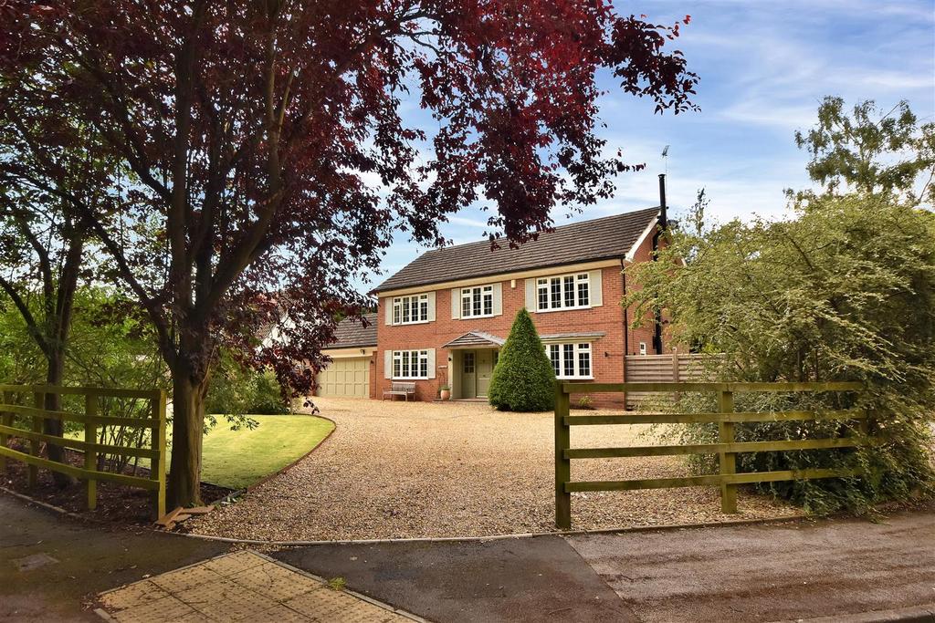 The Spinney, Elston, Newark 4 bed detached house for sale - £675,000