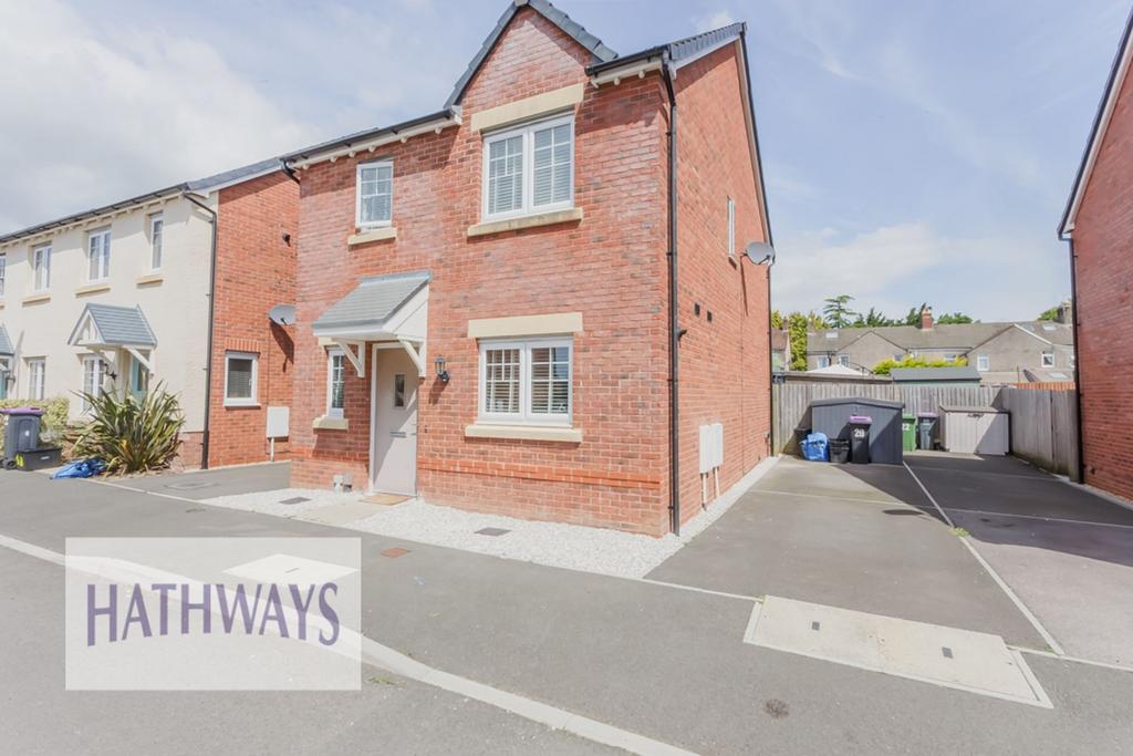 Oakfield Grange, Oakfield, NP44 3 bed detached house - £270,000