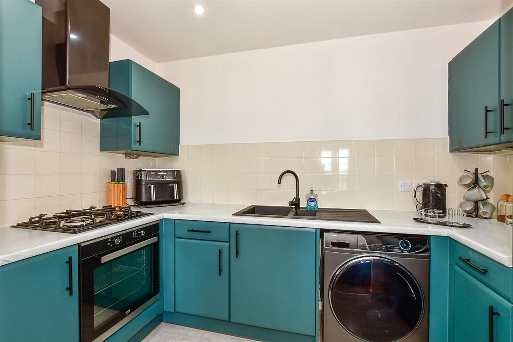 College Square, Westgate On Sea, Kent 1 bed apartment for sale - £170,000