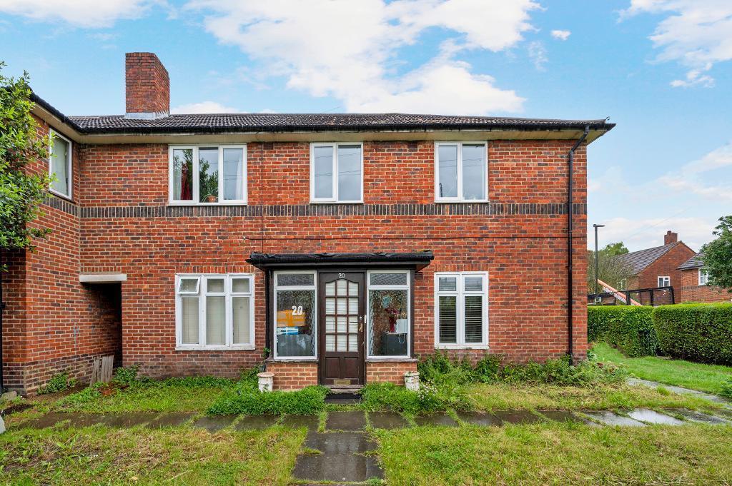 Bushey Road, London, SW20 8EE 3 bed maisonette - £2,300 pcm (£531 pw)