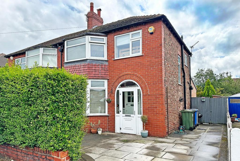 Radlet Drive, Timperley 3 bed semi-detached house - £450,000