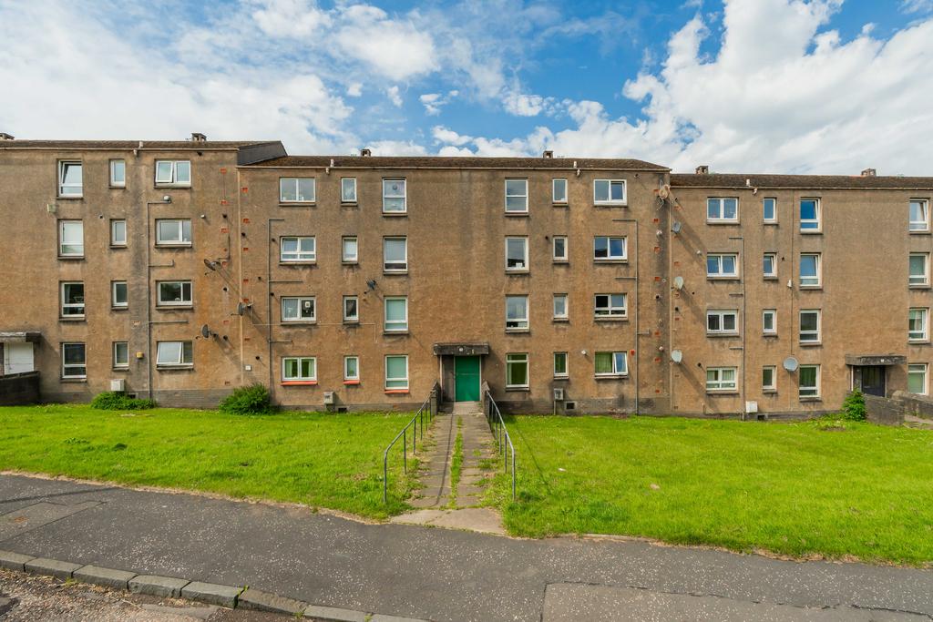 Oxgangs Crescent, Edinburgh EH13 2 bed flat - £140,000